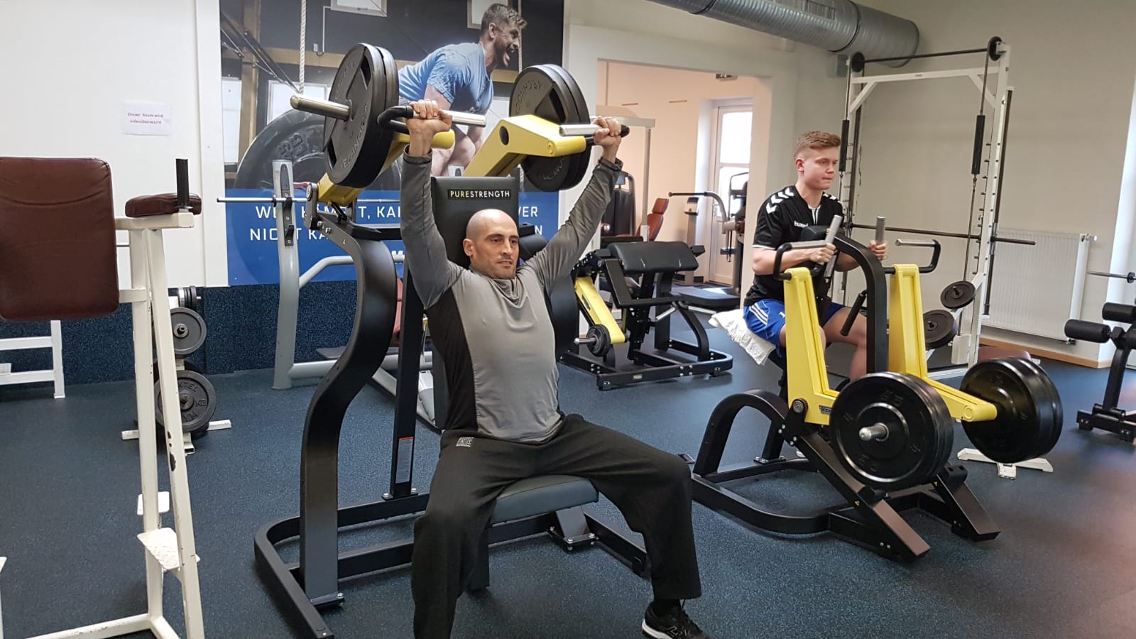 Shoulder Press + Row aus der Pure Strength Reihe von Technogym